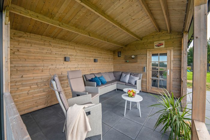 Blockhaus Kukka 700 x 350 x 279 cm - Mit Veranda an der Seite