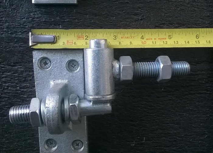 Adjustable lift off hinge spigot. This is 17mm in diameter, 40cm spigot ...