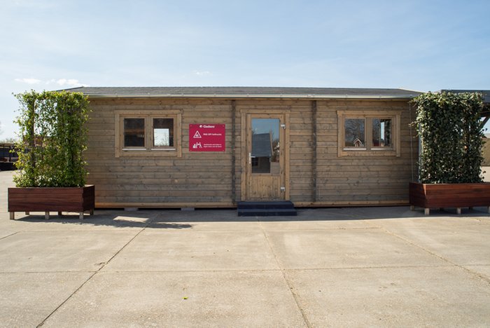 Ava Log Cabin 70mm 8.44 x 3.47m